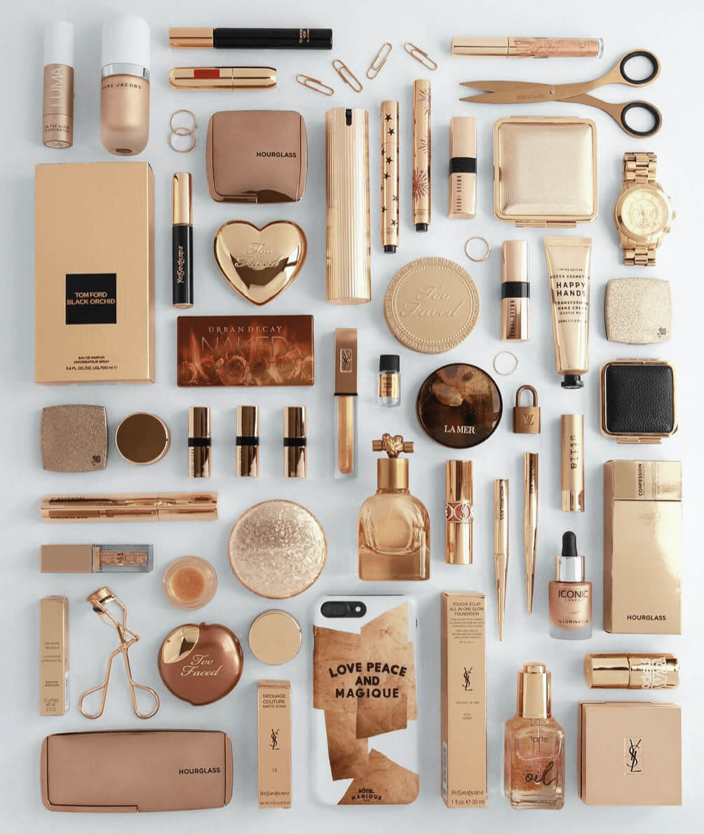 6 Tips For Creating Perfect Flat Lay with Design by Aikonik – The Dairy